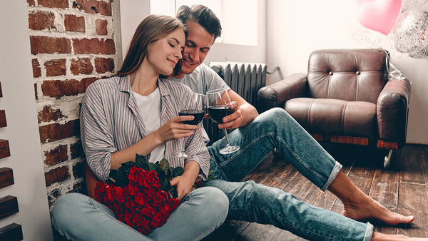 25 Sweet And Spontaneous Ways To Keep The Romance Alive - Orchid Republic