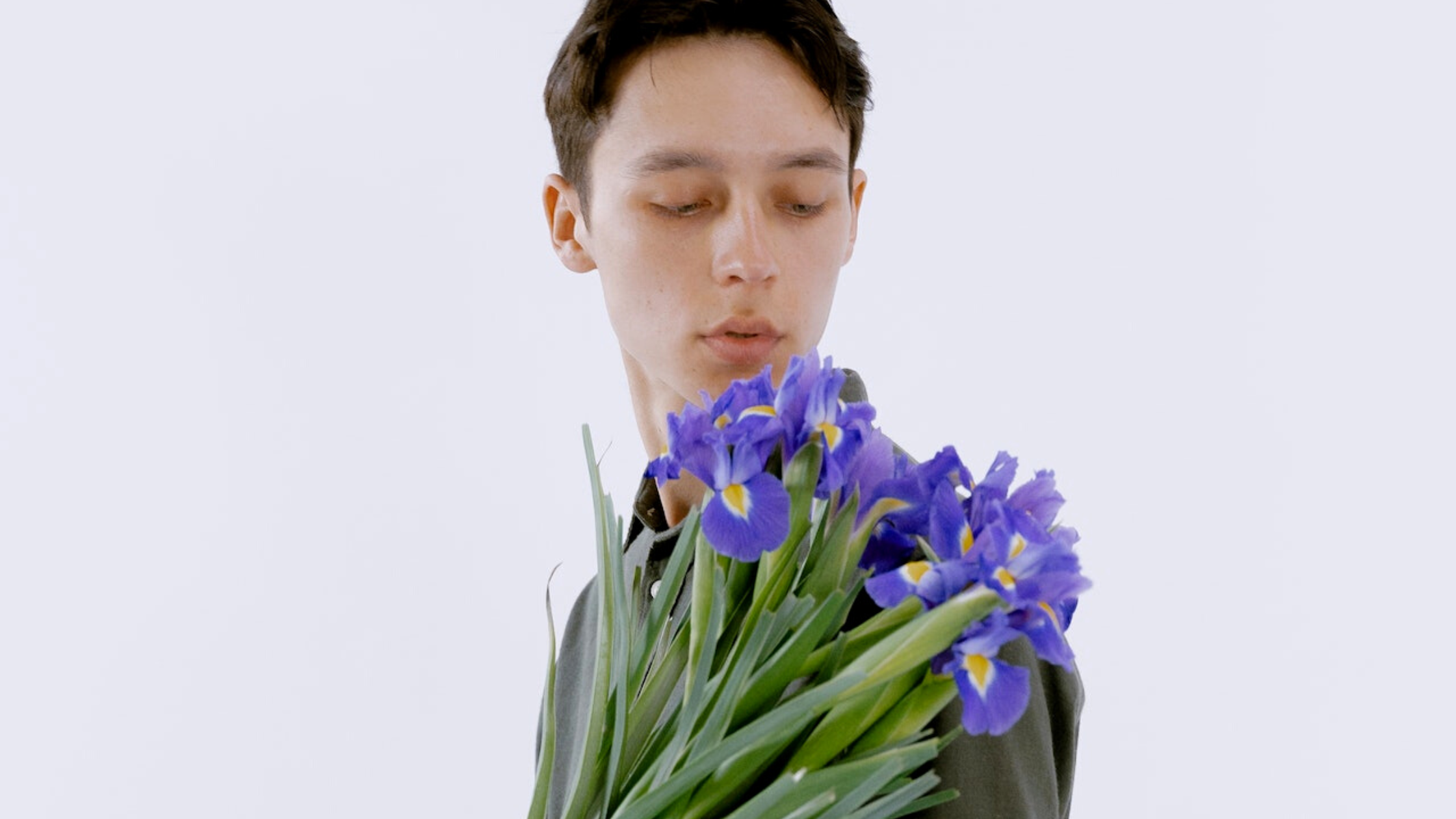 Masculine Flowers: Tips for Gifting Gorgeous Bouquets for Guys - Orchid ...